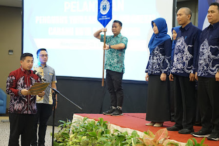 H Ibnu Sina Lantik Ketua dan Pengurus YAI Banjarmasin Periode 2022-2027 - lenteraKalimantan.com